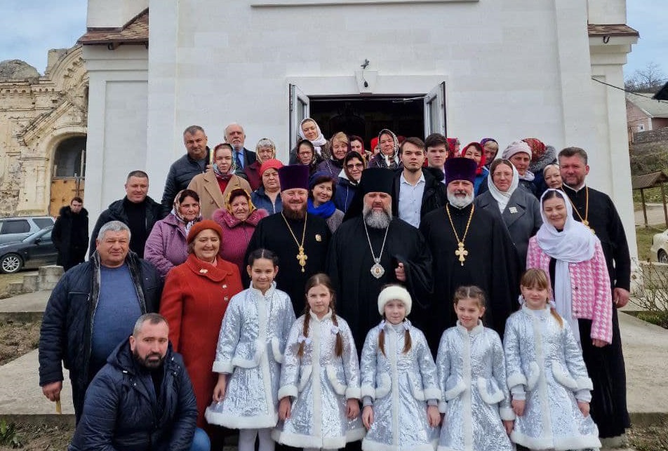 PS Siluan, Episcopul Orheiului, a liturghisit în parohia din s ...