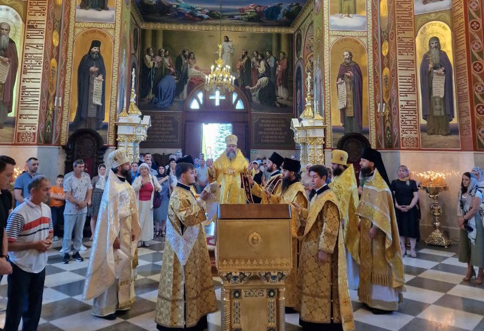 În Duminica Tuturor Sfinţilor, PS Siluan, Episcop de Orhei, a ...